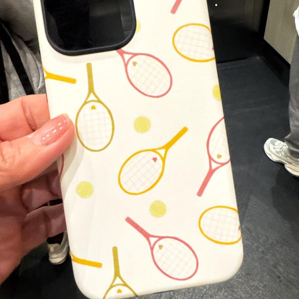 Autumn Cozy Checkerboard Seamless Pattern – Hand-drawn Fall Leaves ...