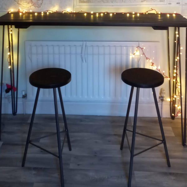 Rustic Wood Breakfast Bar With Hairpin Legs and Bar Stools. High Table ...