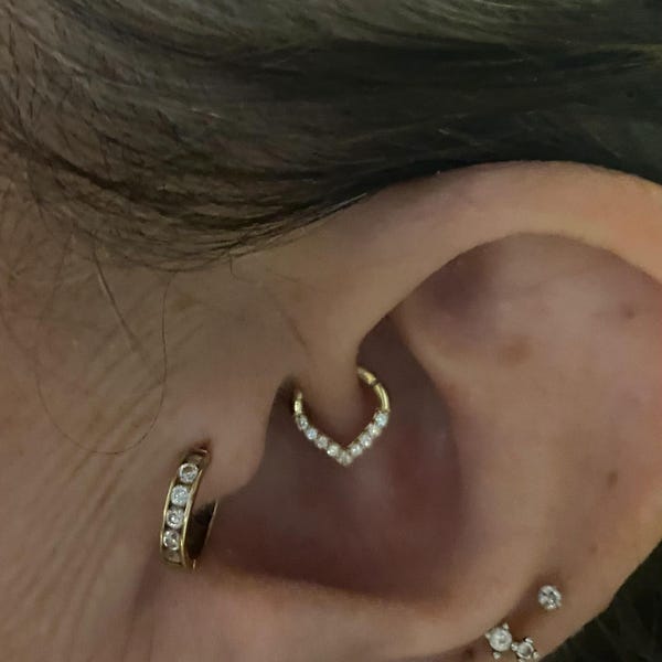 14k Solid Gold Opal Stud Earring Black Flower Cartilage Stud Threadless ...