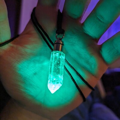 Star Wars Lightsaber Kyber Crystal 100 % Handcrafted Glowing Replica ...