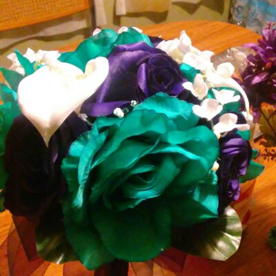 Yellow and Black Roses Bouquets Set of 4 Bridesmaids With Boutonnieres ...