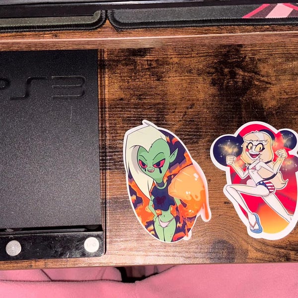 The Loud House - Rita Loud's Butt - Glossy 5" Vinyl Sticker - Etsy