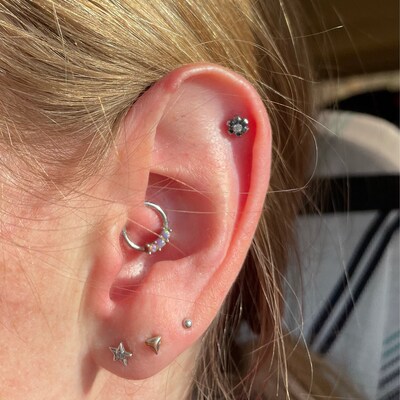 Titanium Threadless Push Fit Vitrail Medium Flower Labret - Etsy