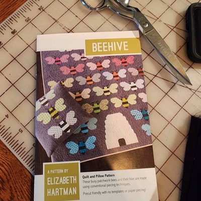 Personal Library Quilt Pattern PAPER PATTERN Perfect for - Etsy