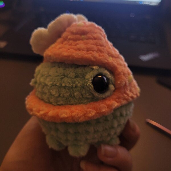 Strawberry Frog No Sew Crochet Pattern / Strawbery Hat Cute Frog ...