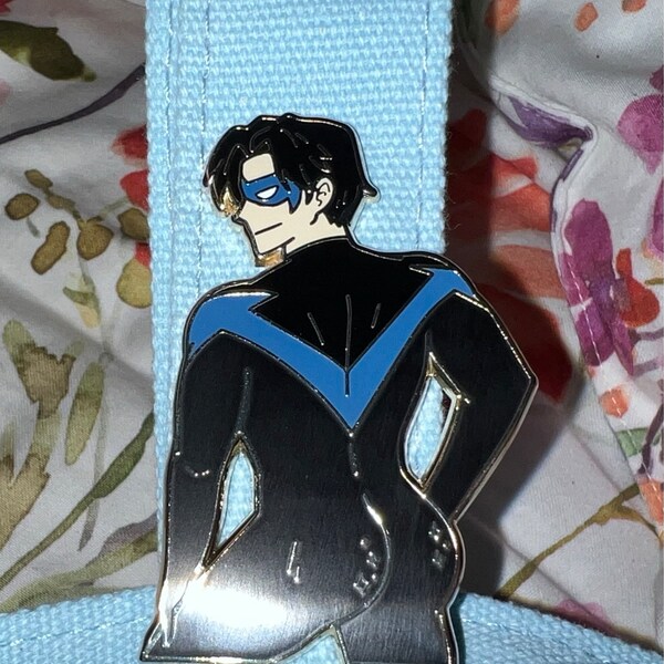 Nightwing Enamel Pin: Chibi & Regular - Gold Metal Pin - Etsy
