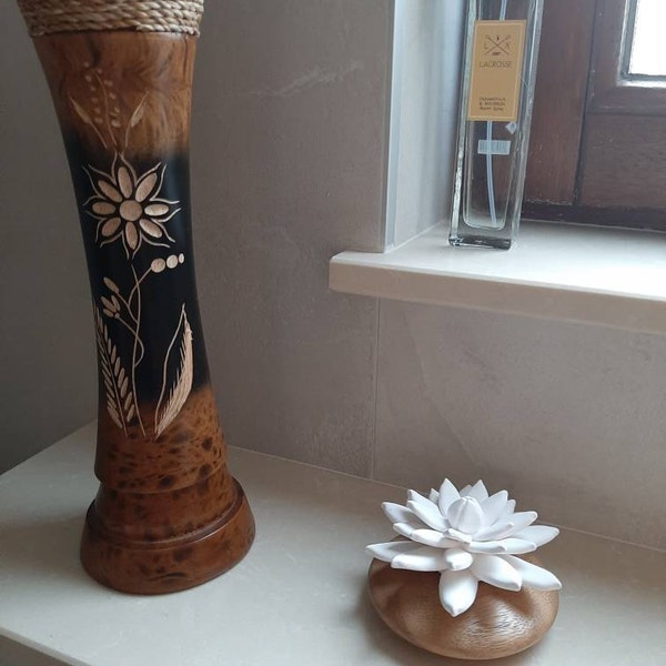 Oil Diffuser, Lotus Flower, Home Fragrance Diffuser. Natural Wood and ...