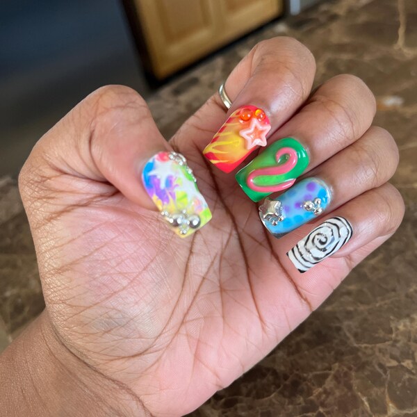 Simply Coraline Theme Nail|handemade| Coraline Theme Nails| Trendy ...