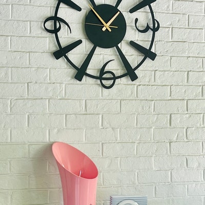 Corsiva Italic Numbers Metal Wall Clock 45-60cm, Modern Designer Metal ...