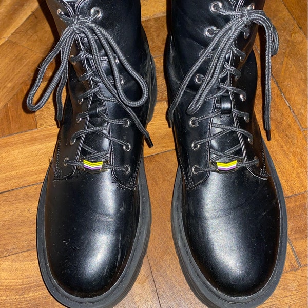 Non-binary Lace Locks — Subtle Pride Shoelace Shoe Charm Agender ...