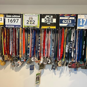 Running Medal Holder With 3D Lettering, Gray or Black With 3D Aluminium ...