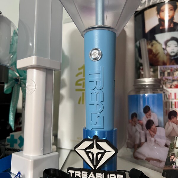 KPOP Lightstick Stand for KIOF Kiss of Life Lightstick - Etsy