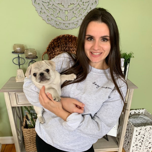 Dog Mom Script Left Chest Heavy Blend Crewneck Sweatshirt, Dog Lover ...