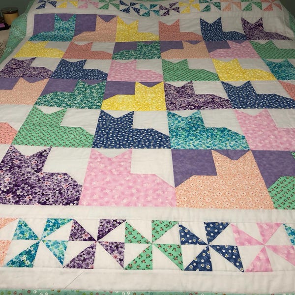 Flowerhouse Hints of Prints Tiny Flower Pink by Debbie Beaves for ...