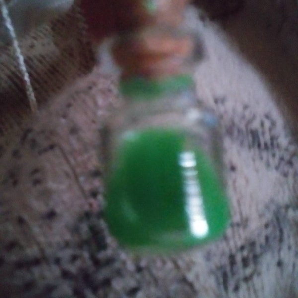 Cleric's Potion (floating D20 Dice Roller | D&D Dice Rolling Potion) - Etsy