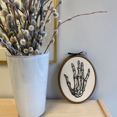 Skeletal Hand Bones 7x5.2 Inch Oval Embroidery Skeleton Ivory Right ...