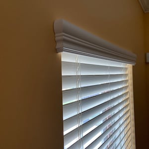 Tailorview, 3 1/4h Faux Wood Crown Valance ONLY FOR Venetian Style ...