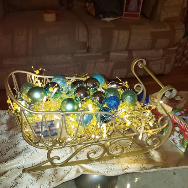 Iron Santa Sleigh: Holiday Decor Accent Piece - Etsy