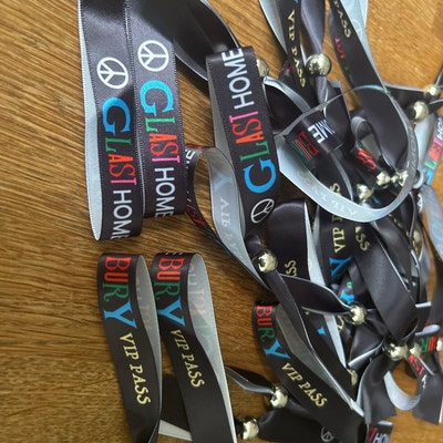 100pcs Handmade Custom Ribbon Satin Wristband Feature Holiday Ribbon ...