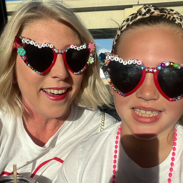 Lavender Haze/ Swiftie/ Swiftie Merch/ Rhinestone Sunglasses/fun Outfit ...