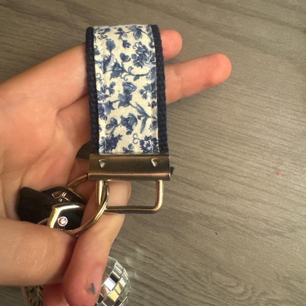 Blue Print Floral Key Fob- Fabric Key Fob- Navy Key Fob- Blue Flower ...