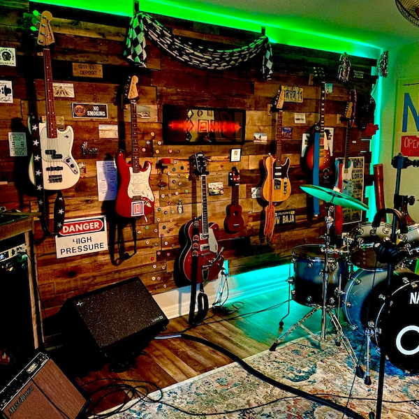 Funny Guitar Sign - There's Like a Lot of Guitars in Here - Home Music ...