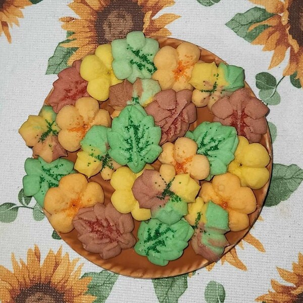 AUTUMN FALL SPRITZ - 3 Dozen Homemade Fresh Autumn Fall Almond Spritz ...