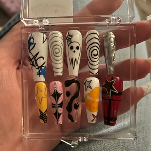 GUTS Tour Nails - Etsy