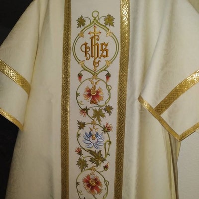 Priest Alb With the Pleads in the Front and Back ,white Alb, Albs for ...