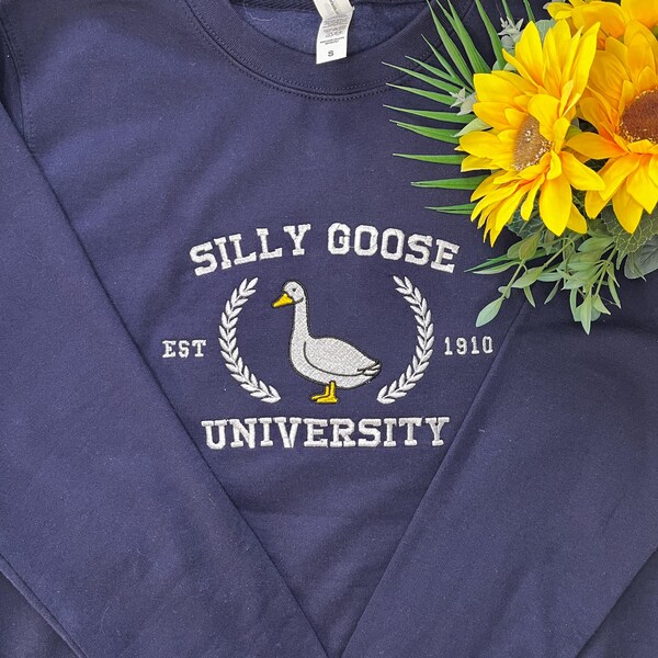 Velaris Embroidery Design, to the Stars Who Listen and the Dreams That ...