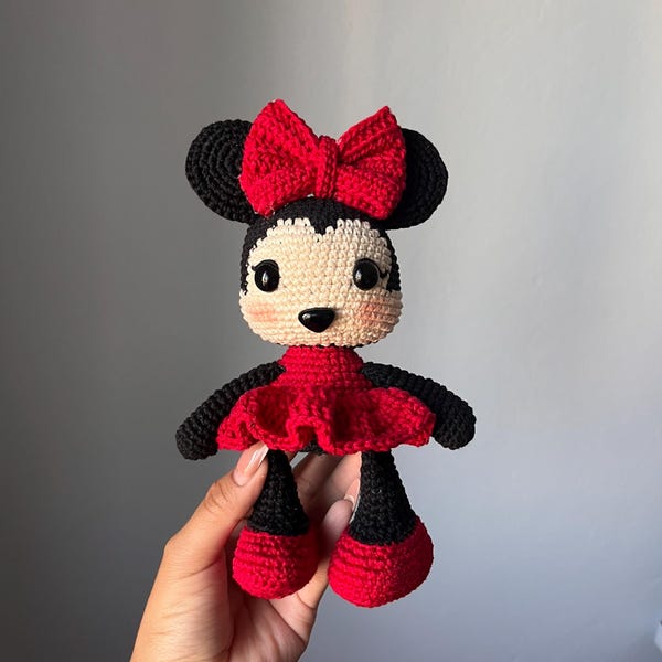 Mika the Mouse | Amigurumi Crochet Pattern by Linhas De Algodão ...