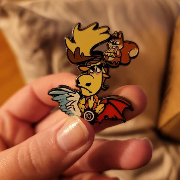 Yin and Yang Hard Enamel Pin, HTTYD, Nightfurry and Lightfurry, Gold ...