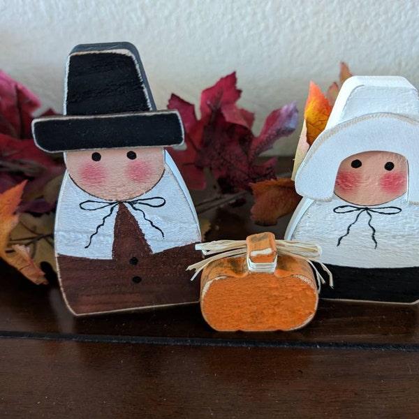 Rustic Wood Pilgrim Couple: Farmhouse Thanksgiving Decor - Etsy
