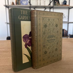 Gilded Gold Vintage Book Bundle set of 8 Book Shelf Decor, Gold Books ...