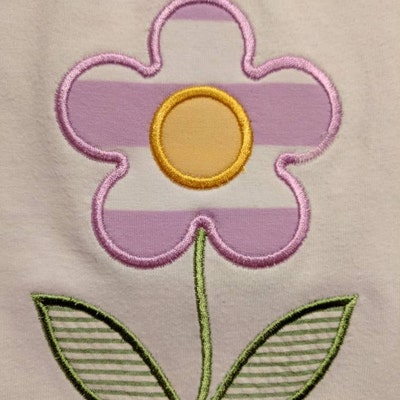 Spring Flower Applique Design 5 Sizes 10 Formats PES DST Digital ...