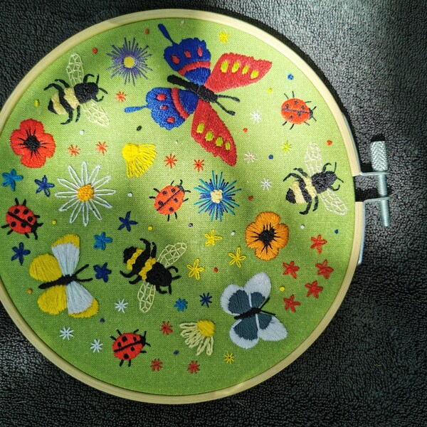 Bees and Butterflies Embroidery Pattern, Printed Fabric, 6 Inch Hoop ...