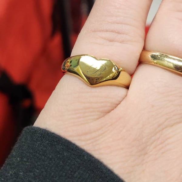 Personalized Heart Signet Ring Heart Ring Engraved Ring Gold Heart Ring ...