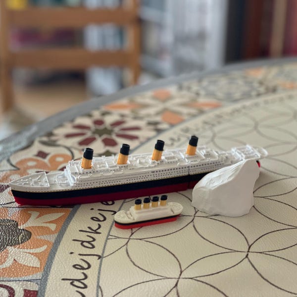 Split in Half Titanic Toy, Break in Half Titanic Bath Toy, Titanic Toy ...