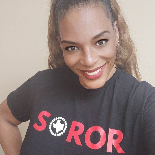 Delta Sigma Theta Shield T-shirt: Crimson and Cream UNISEX Apparel - Etsy