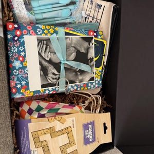 Surprise Book MOM BOOK Blind Date With a Book Mother's Day Gift - Etsy