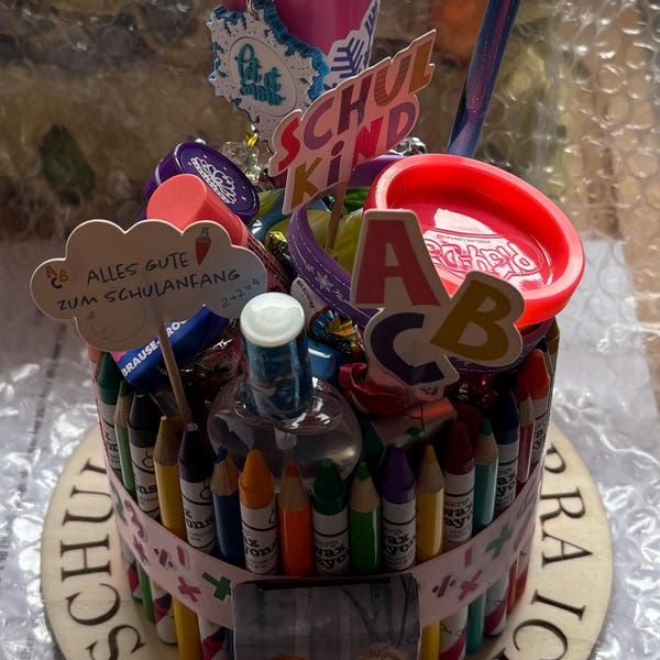 Schuleinführung, Einschulung, Geschenke zur Schuleinführung, Schultorte, Stiftetorte, Schulkind ...