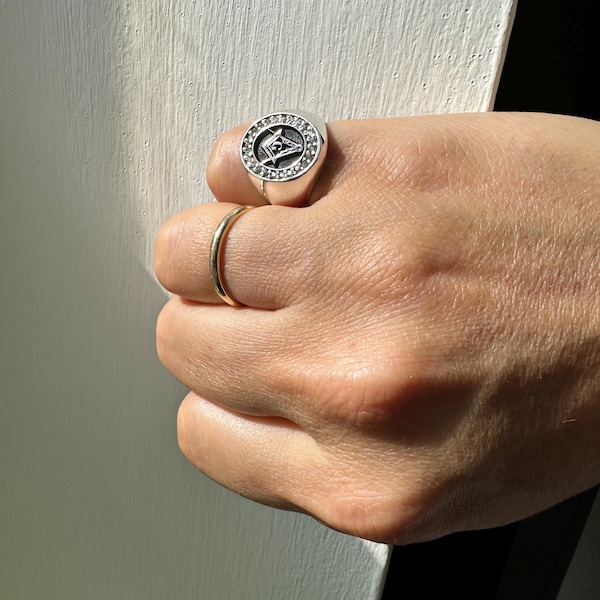 Family Crest & Coat of Arms Signet Ring, Custom Silver Rings for Men ...