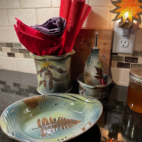 Pottery Serving Bowl Medium With Leaf Impressions - Etsy