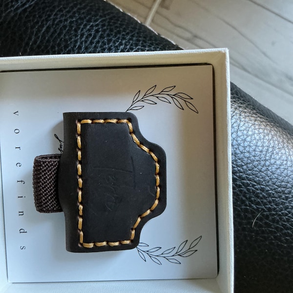 Personalized Leather Magnetic Bookmark With Pen Clip: Handmade Reader ...