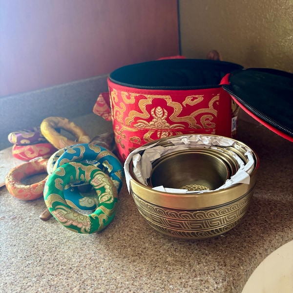 Standing Singing Bowl Feet Vibrational Therapy With Long & Deep ...