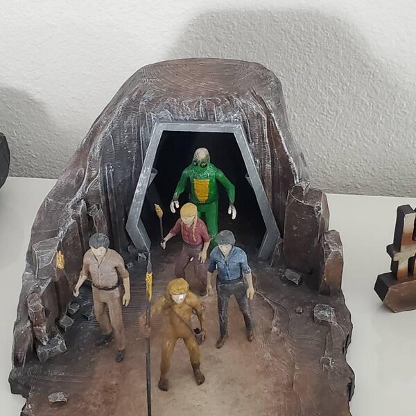 Hand Painted Sleestak - 7.5 Inch Figure - 1974 Land of the Lost - Etsy