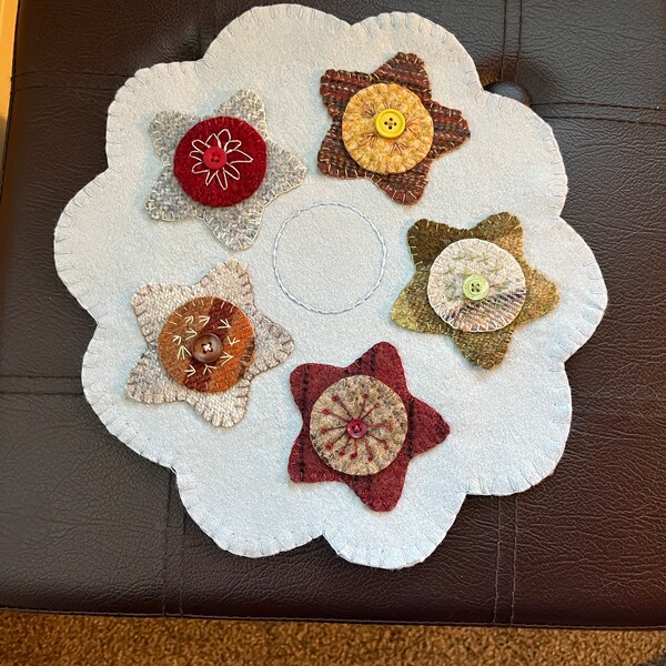 Penny Rug KIT- Pre-cut Wool Applique Kit - Molly's Kitten - Etsy