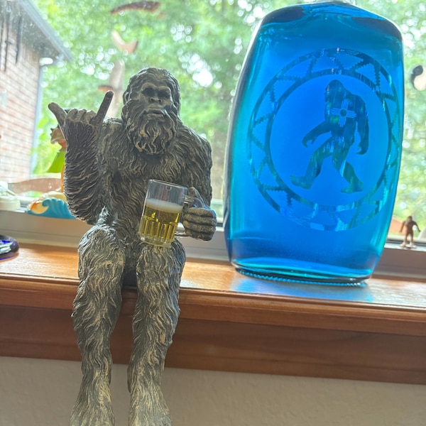 Bigfoot Peace Sign Sasquatch Yeti Statue Indoor/outdoor for Patio, Deck ...