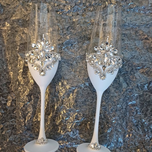 Wedding Glasses Set of 2 White Wedding, Personalized Glasses, Gifts for ...