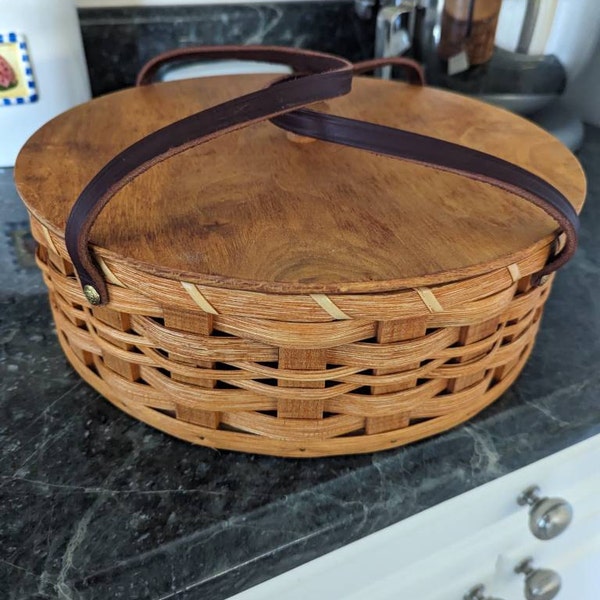 Amish Made Covered Pie Basket - Etsy